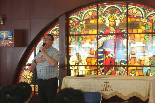 Father Ray Kelly’s Melodic Visit at the College | La Salle College